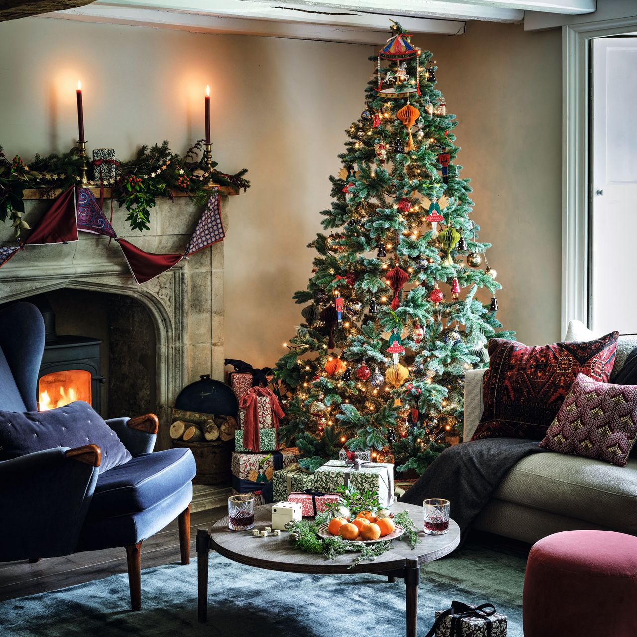 How to arrange living room furniture at Christmas | Ideal Home