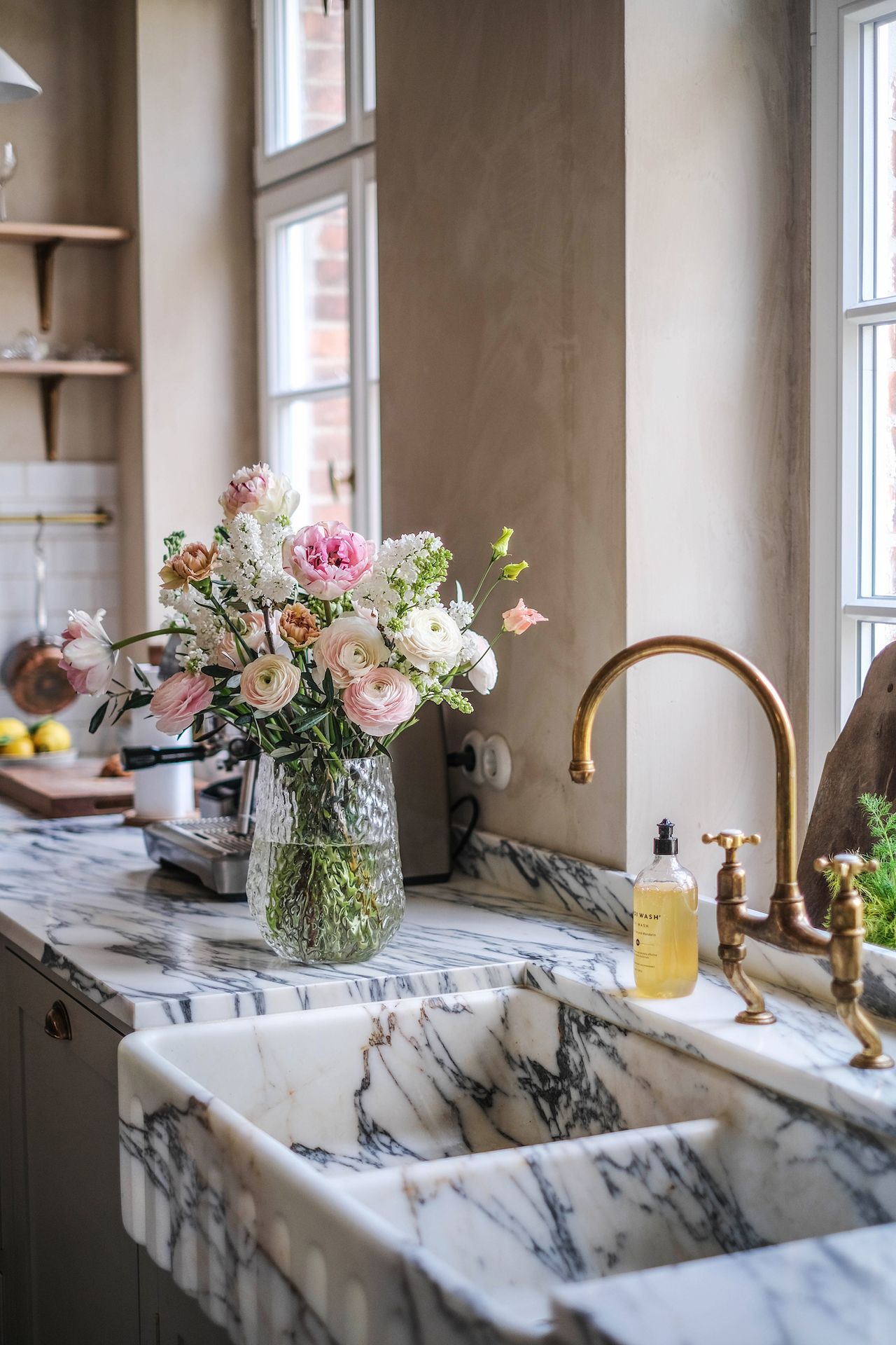 9 kitchen sink trends for 2023 that experts say will be big | Livingetc