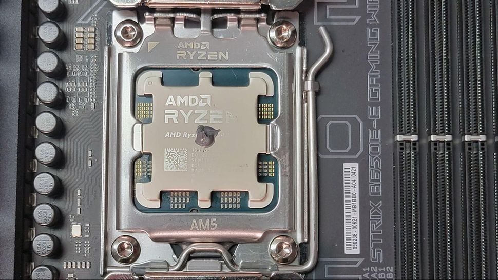 How to Apply Thermal Paste to Your CPU | Tom's Hardware