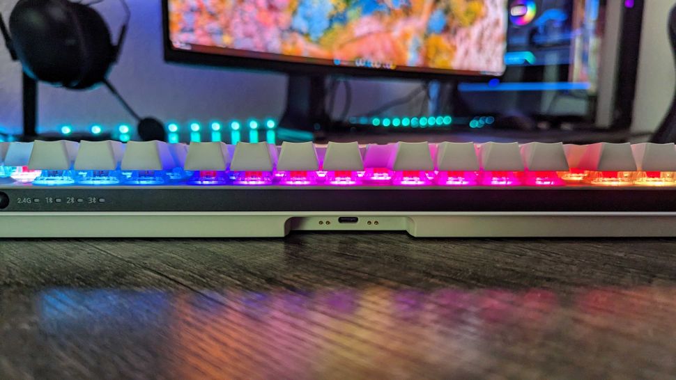 Alienware Tri-Mode Wireless Gaming Keyboard (AW920K) review: Expensive ...