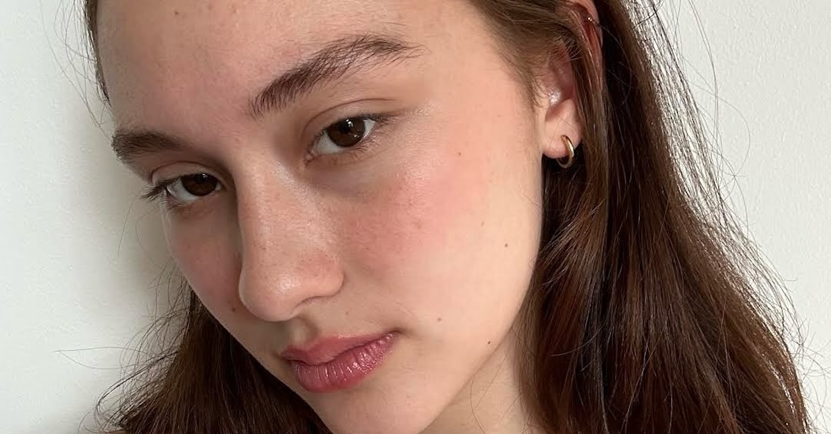 10 Belly-Approved Beauty Products on the Set of TSITP | Who What Wear