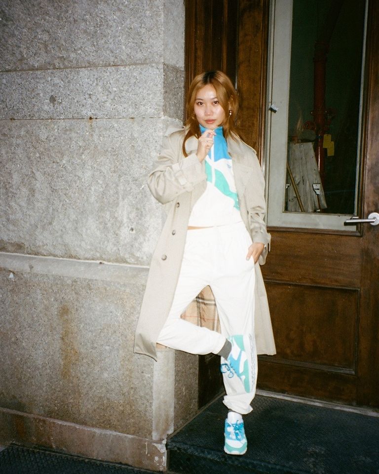 The Blue Trainers Trend Keeps Cropping Up In Chic Winter Outfits | Who ...