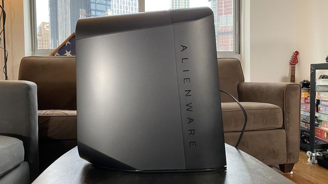 Alienware Aurora Ryzen Edition R10 (2021) Review: Proud and Loud | Tom ...