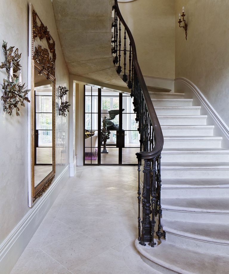 How to clean a floor without streaks: 5 steps to success | Homes and ...