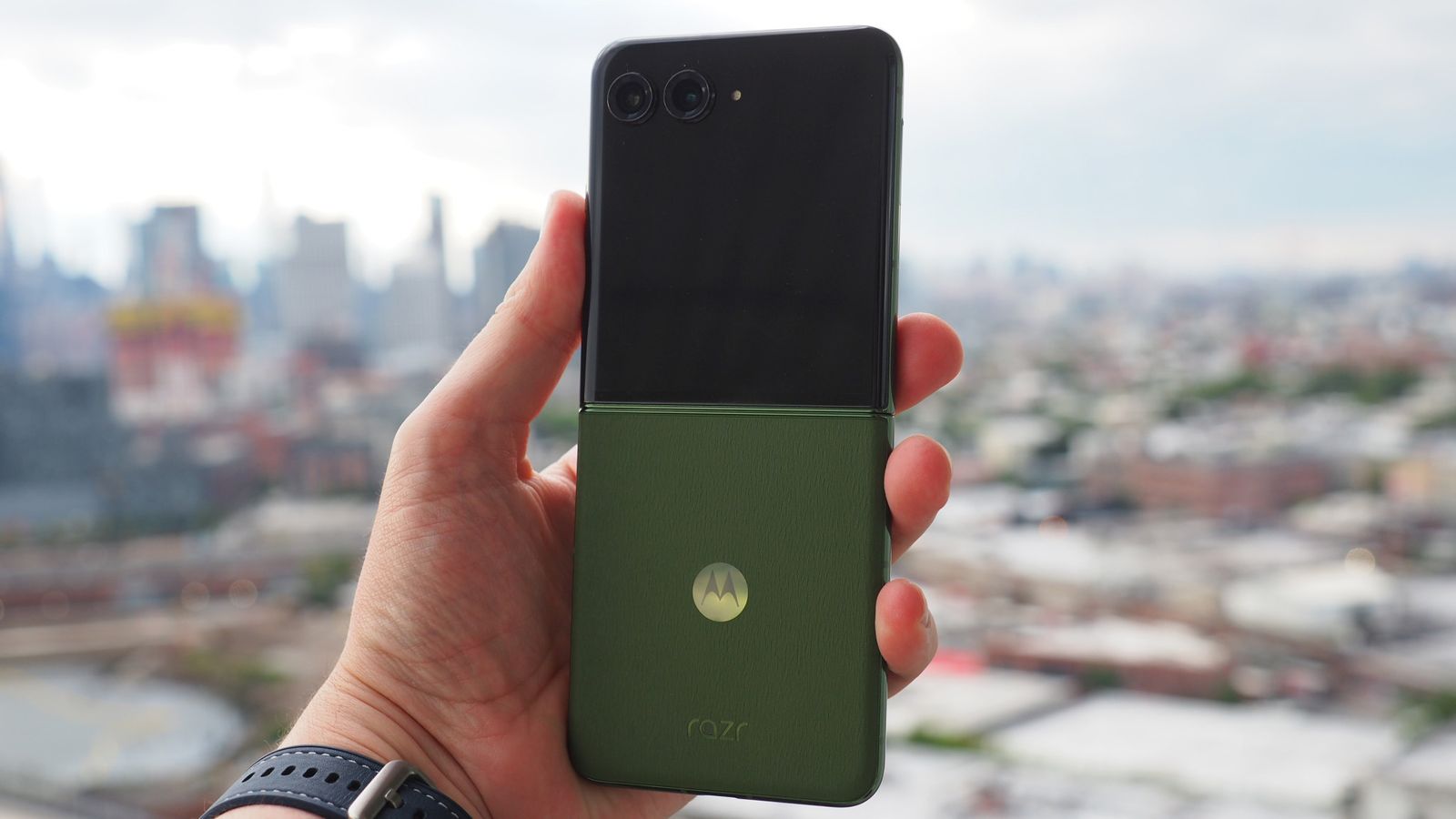 Motorola Razr 50 Ultra review: flip phone fashionista | T3