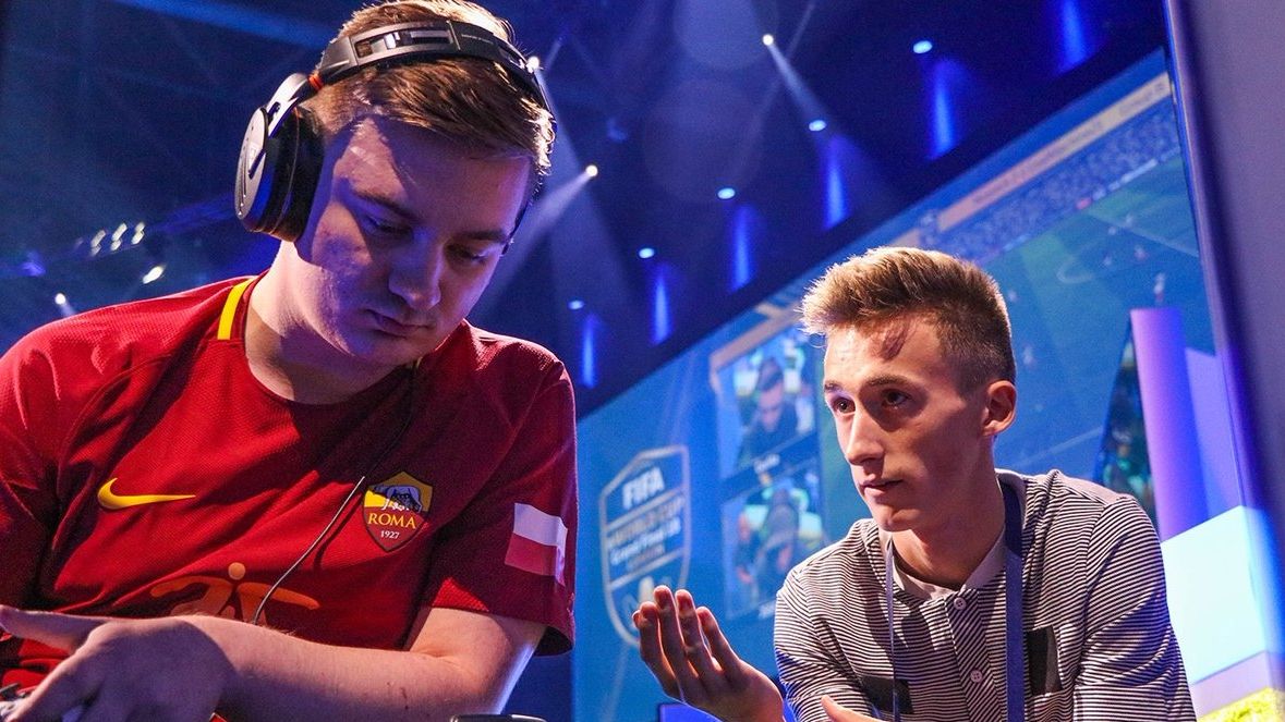 Life inside a pro-esports team house with Fnatic: streaming, training ...