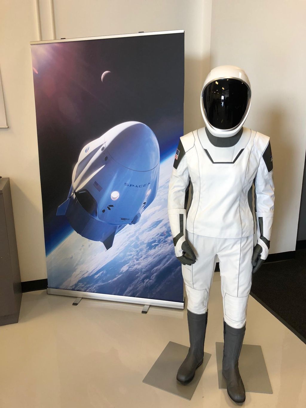 Step Inside SpaceX's New Crew Dragon Spaceship (Photos) | Space