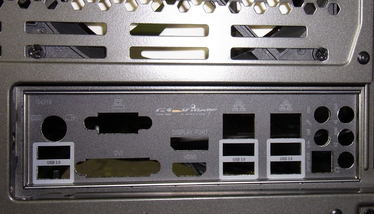 Motherboard Installation - NZXT Phantom 820 Case Review: Conceptualized By Enthusiasts | Tom's ...