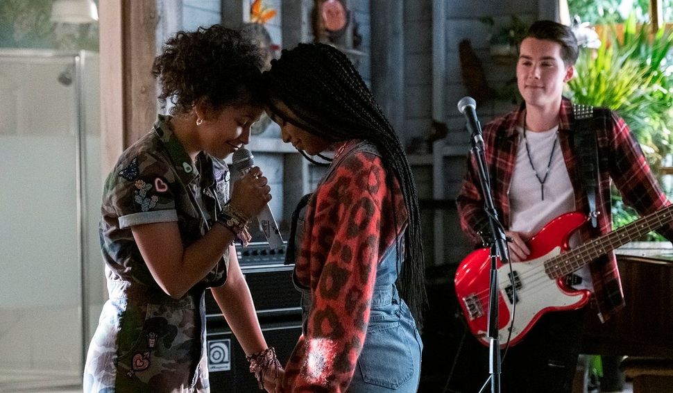 The Julie And The Phantoms Season 1 Songs, Ranked By Catchiness ...