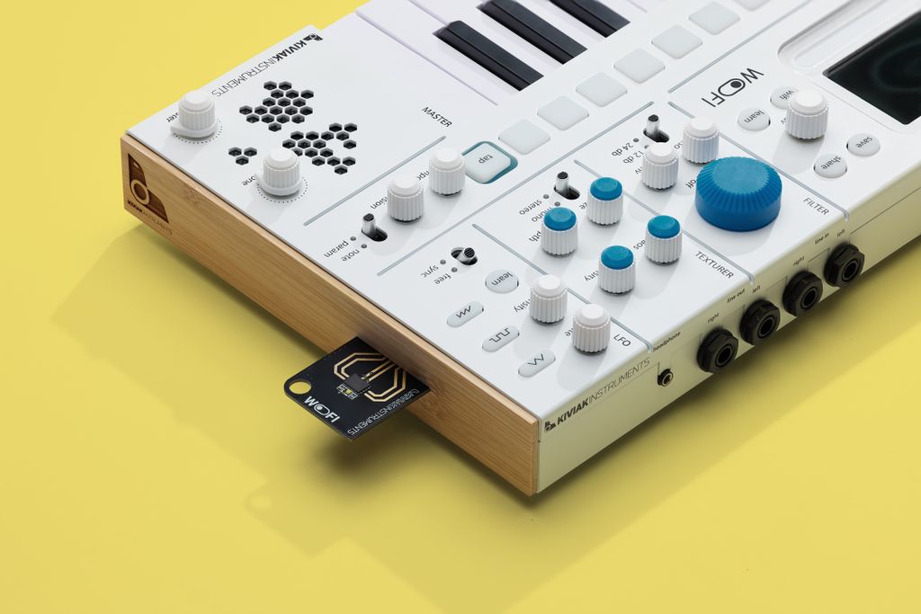 Kiviak Instruments WoFi, a "modern take" on classic keyboard samplers ...