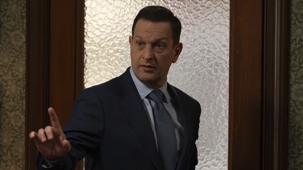 Best Medicine's Josh Charles Doesn't Have The 'Magic Formula' For ...