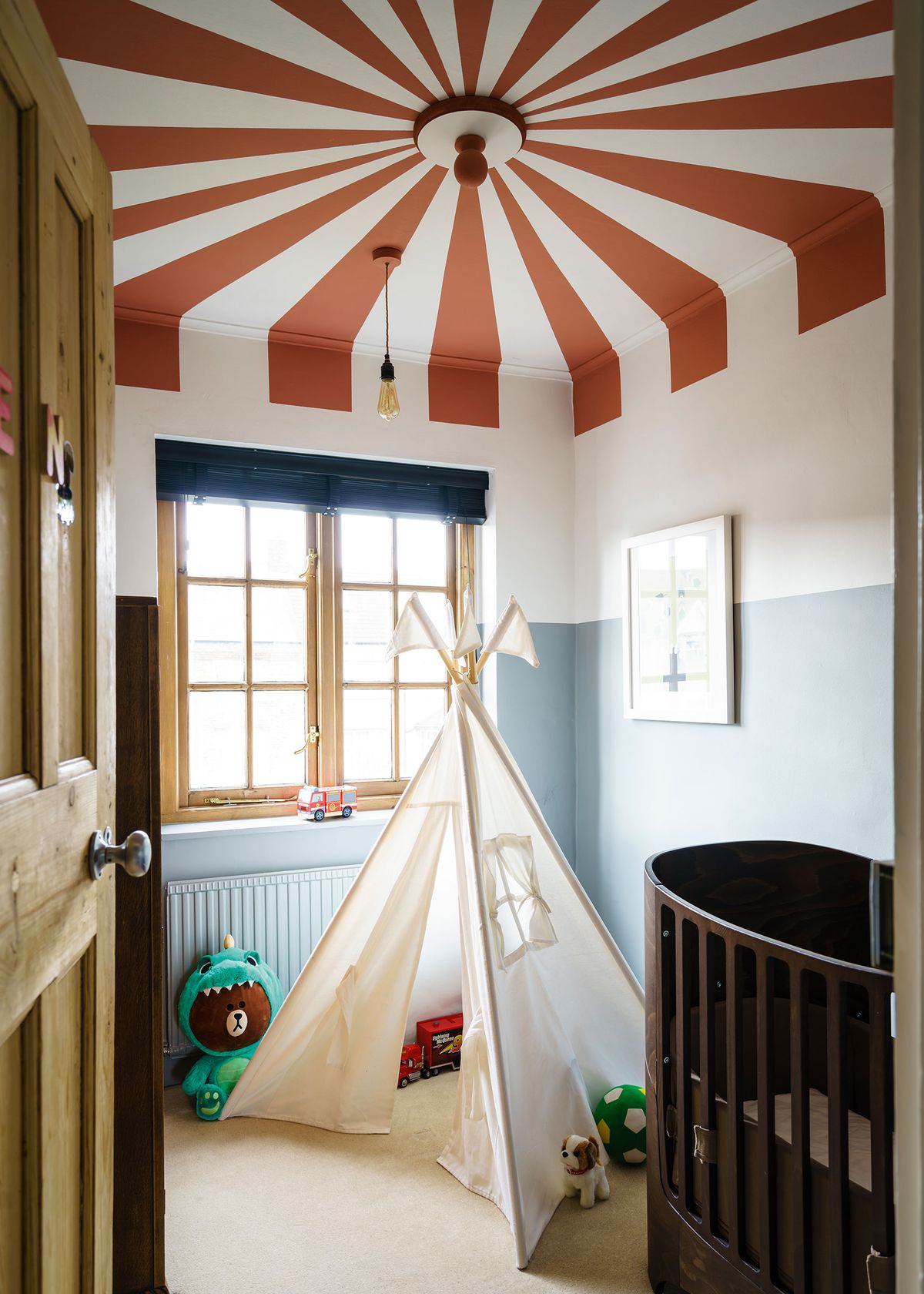 The best painted ceiling ideas for all types of rooms | Homebuilding