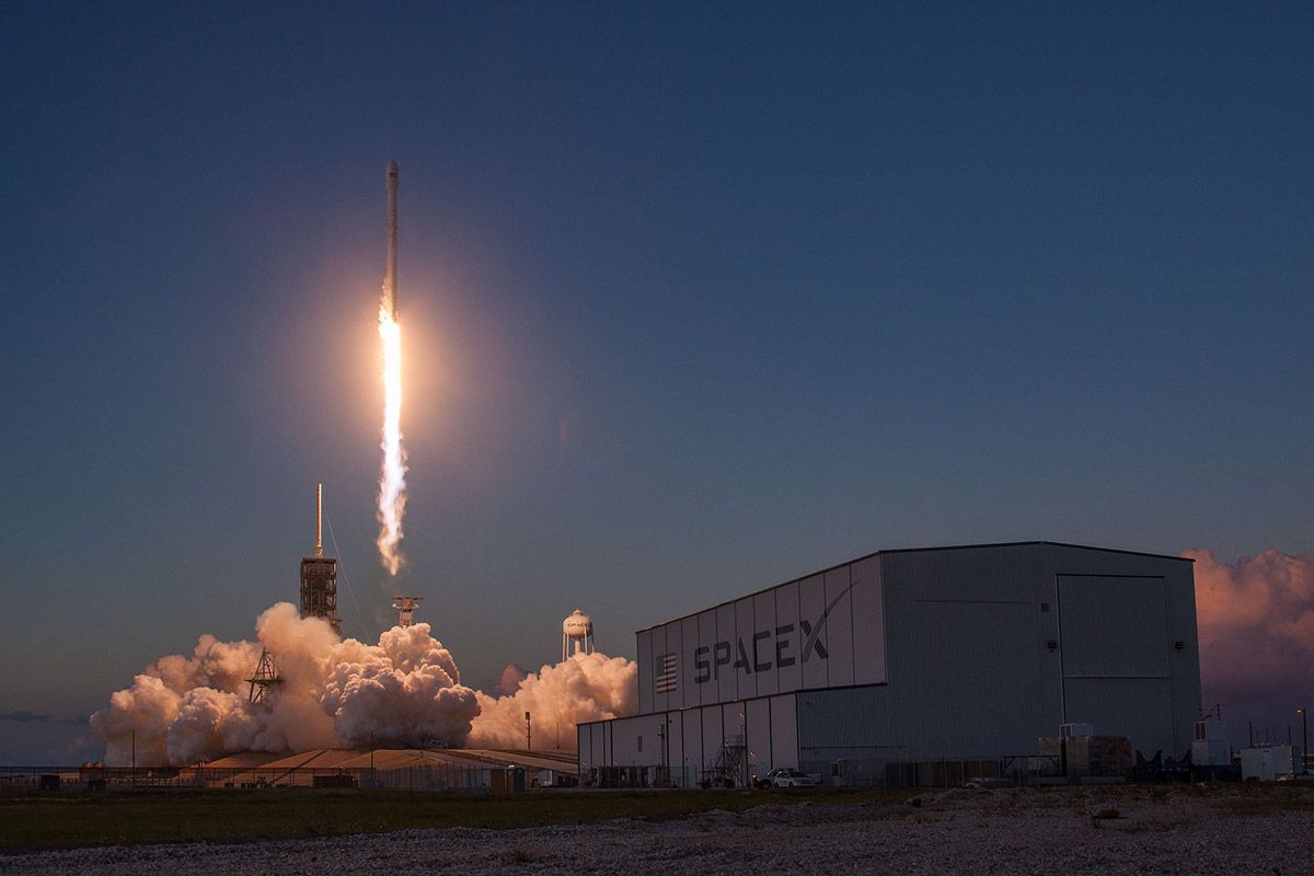 In Photos: SpaceX's Double Rocket Launches and Landings of October 2017 ...