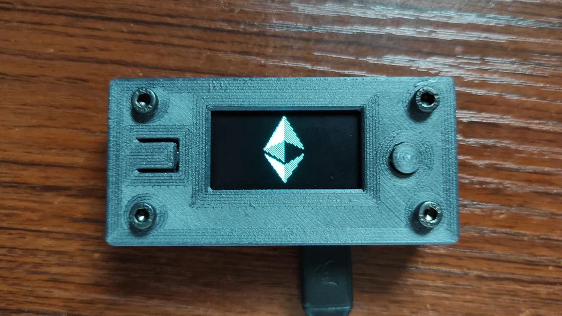 This Raspberry Pi Crypto Wallet Manages Your Digital Currency | Tom's ...