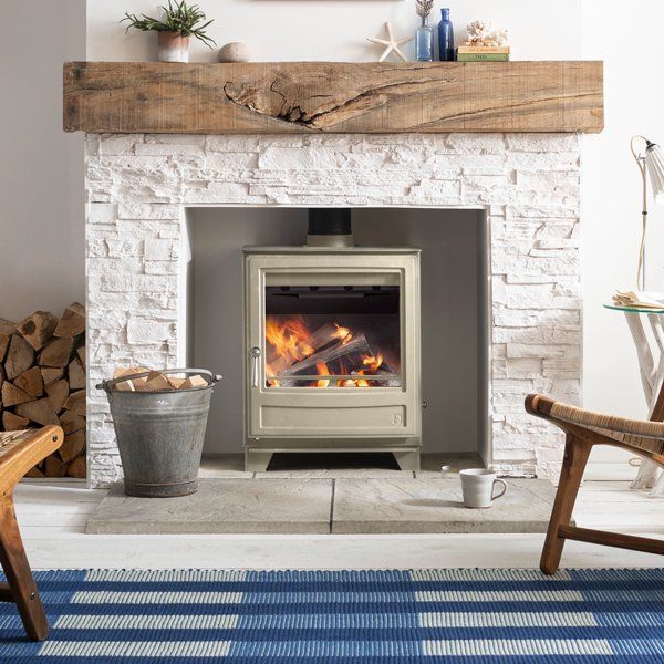 22 log burner ideas to create a warm and cosy ambience | Homebuilding