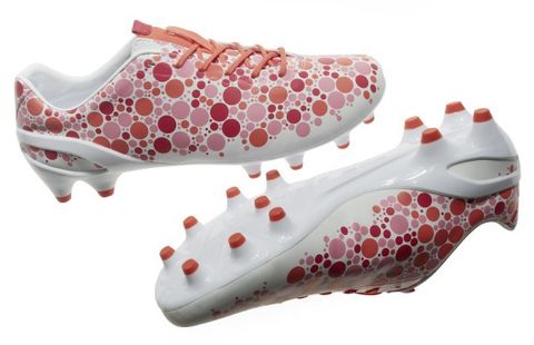 10 crazy football boots that should have never left the design room ...