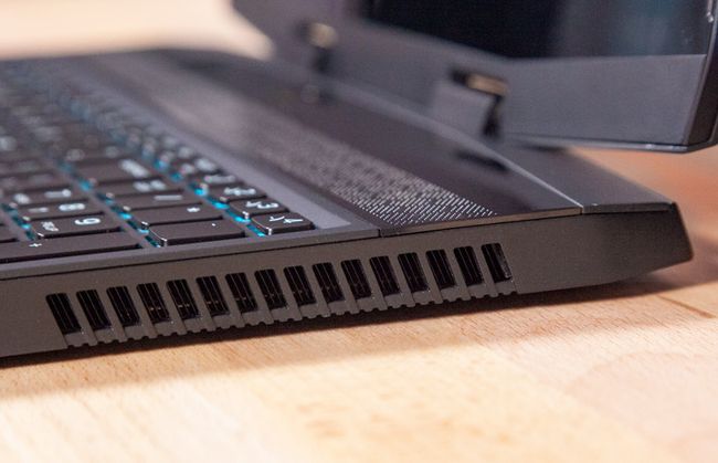 Alienware m15 (2018) Gaming Laptop Review: Leaner and Meaner - Tom's ...