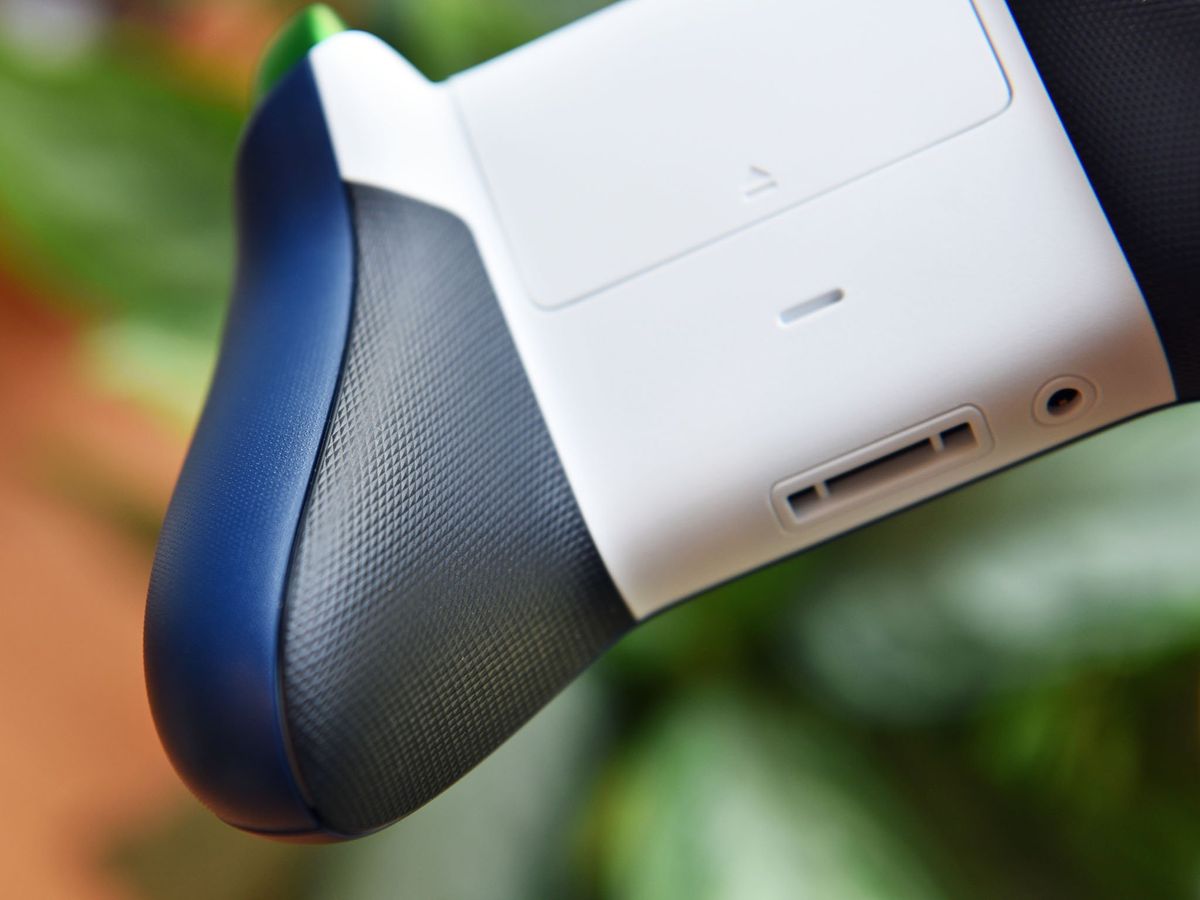 Everything you need to know about the Xbox Design Lab 2017 custom ...
