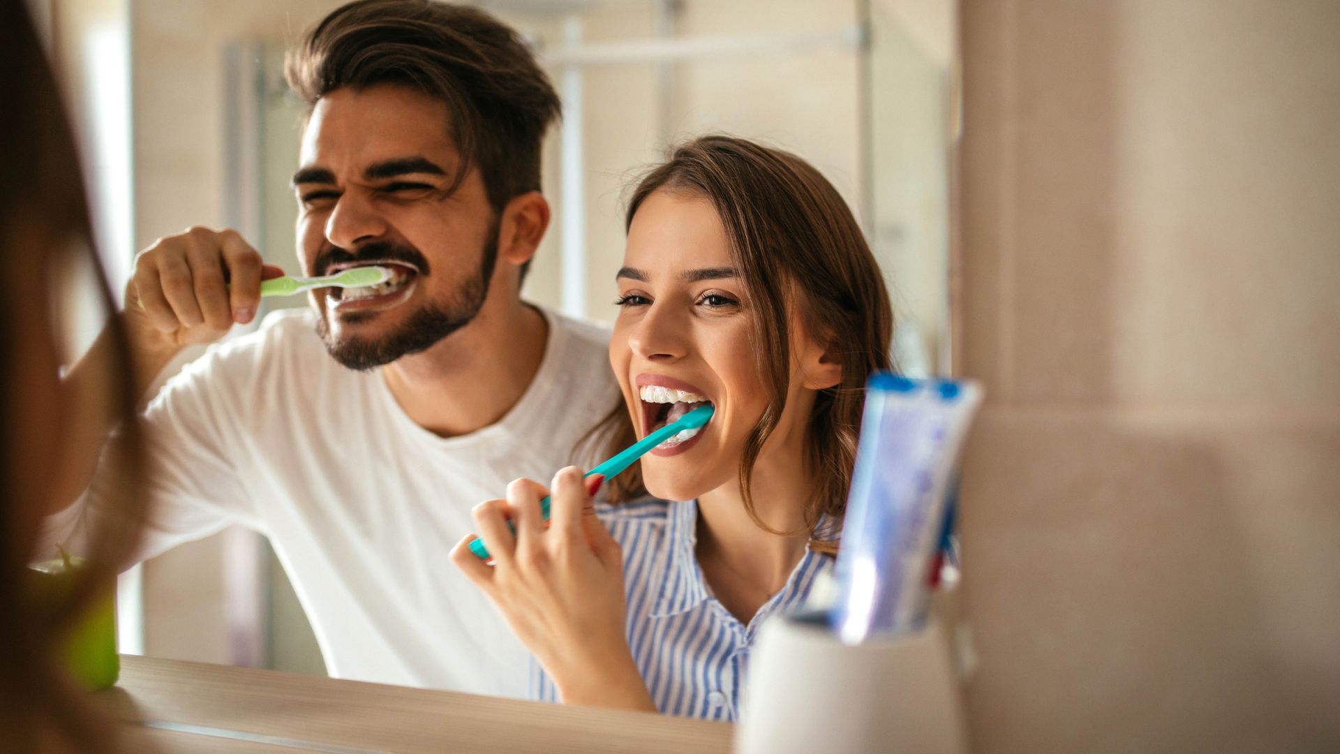 Should you floss before or after brushing? Here’s what you need to know ...