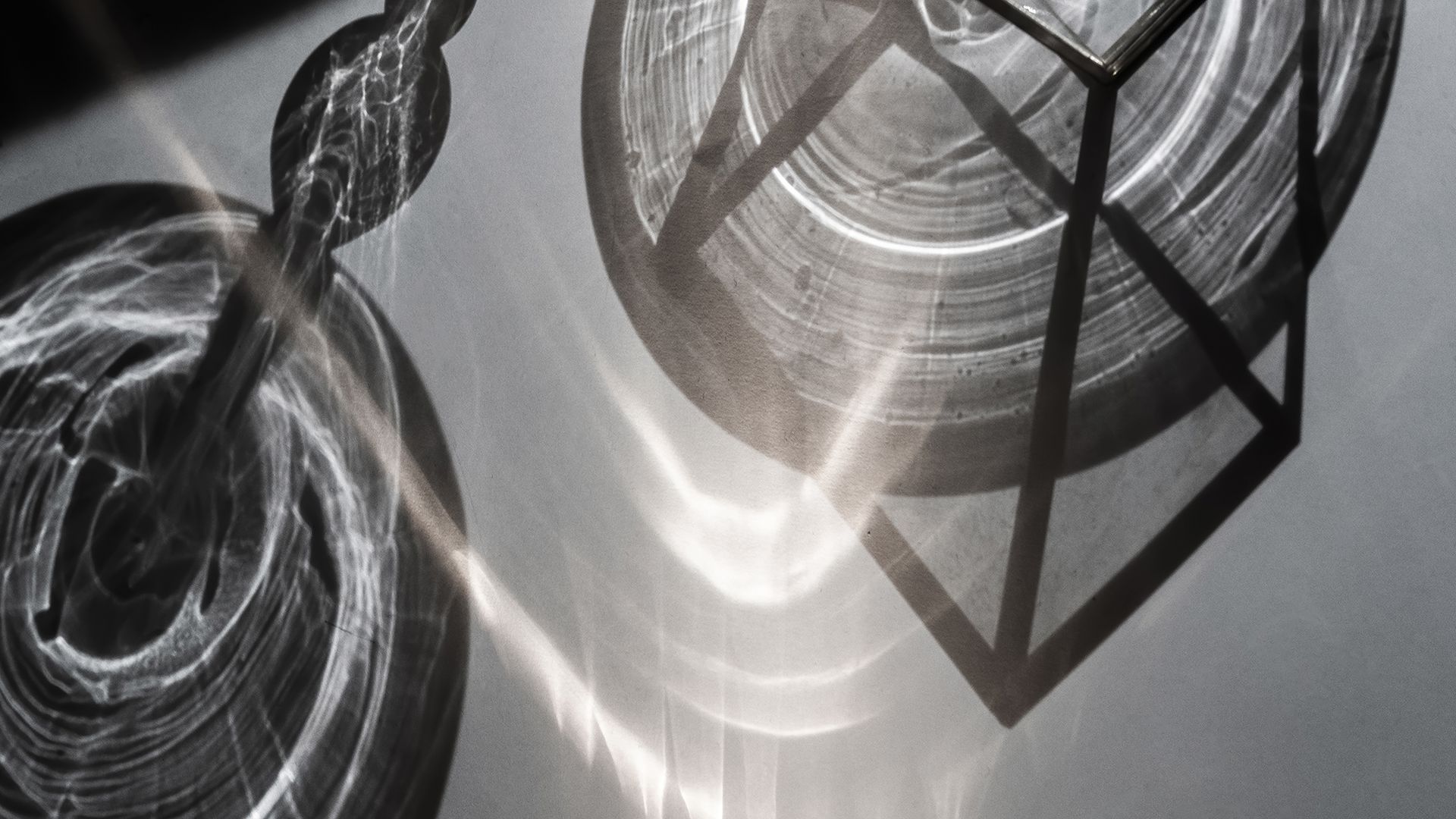 Create cool shadow art photography without pro studio lighting ...