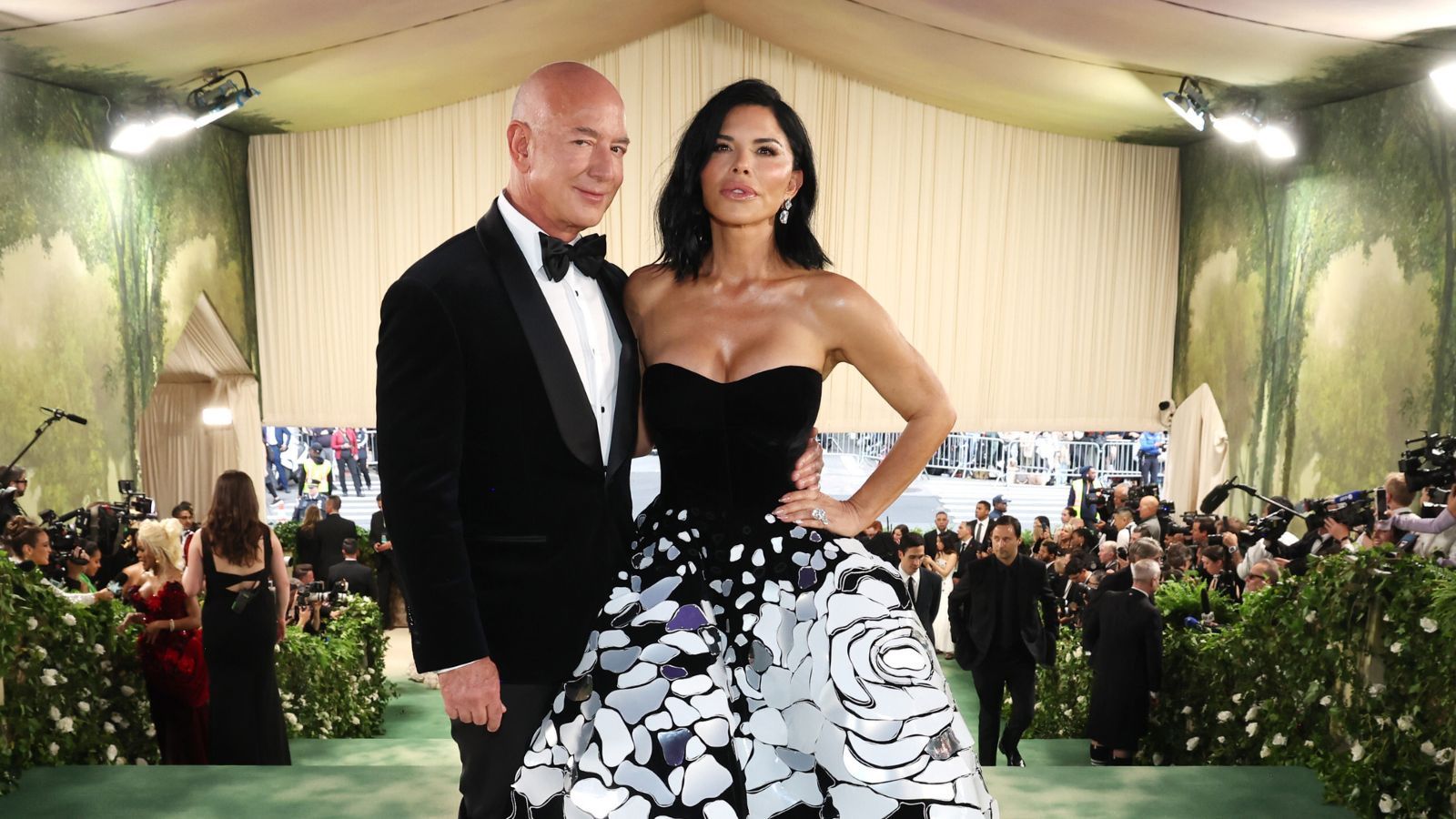 Jeff Bezos's favorite mug is STILL on sale for Cyber Monday | Homes and ...