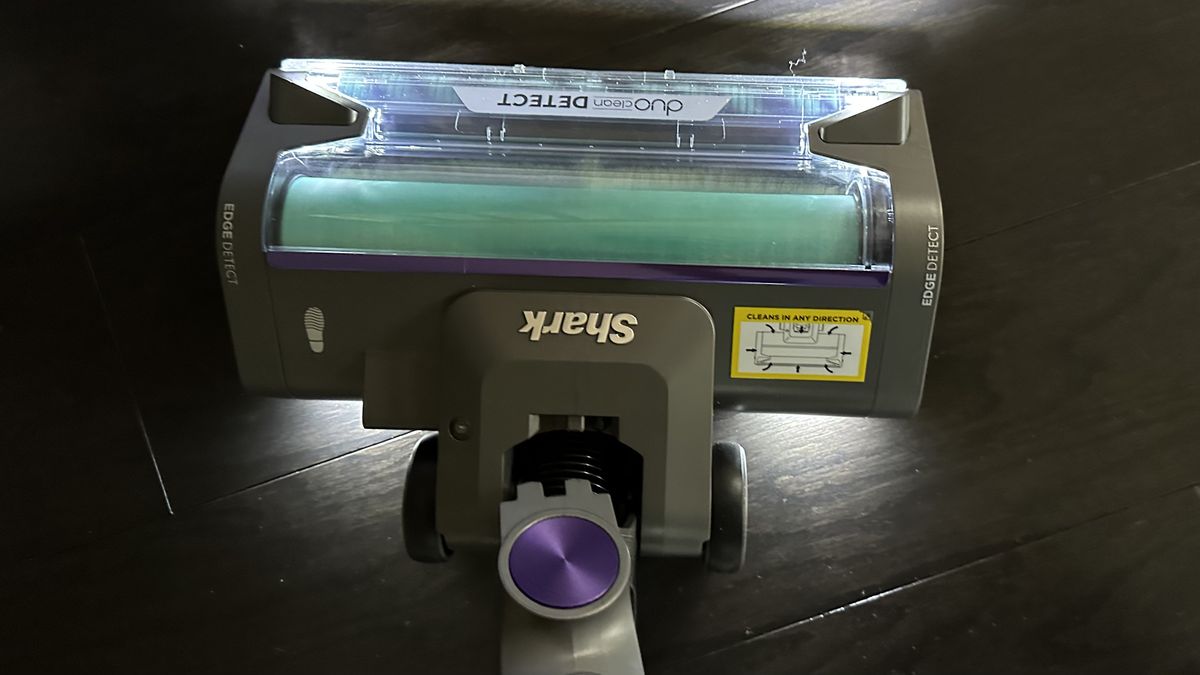 Shark IP3251 PowerDetect Cordless Stick Vacuum review | Top Ten Reviews