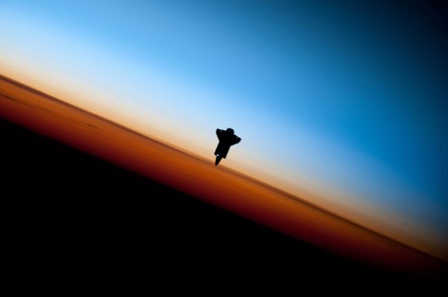 10 Amazing Space Shuttle Photos | Space