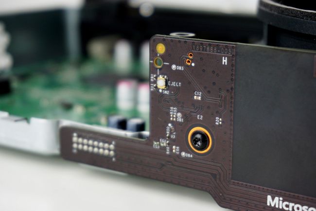 Xbox One S All-Digital Edition still has an eject button and disc drive ...