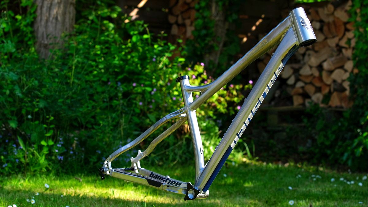 Banshee Paradox V3 frameset first look Bike Perfect