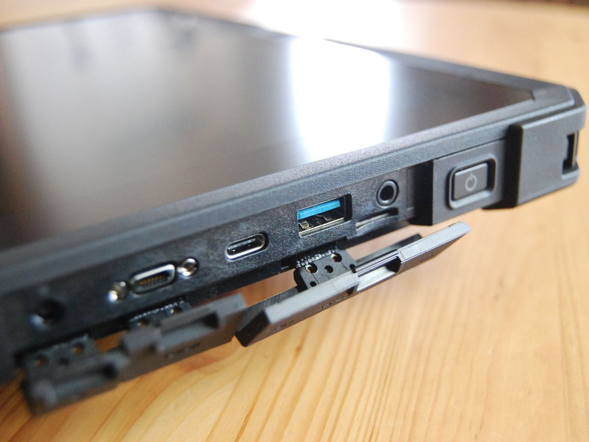 Dell Latitude 7212 Rugged Extreme tablet [Review]: Meant for the field ...