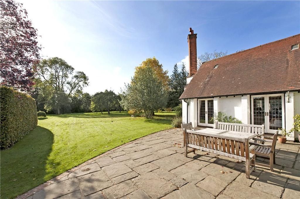 An exceptional period manor house in the heart of Shakespeare Country ...