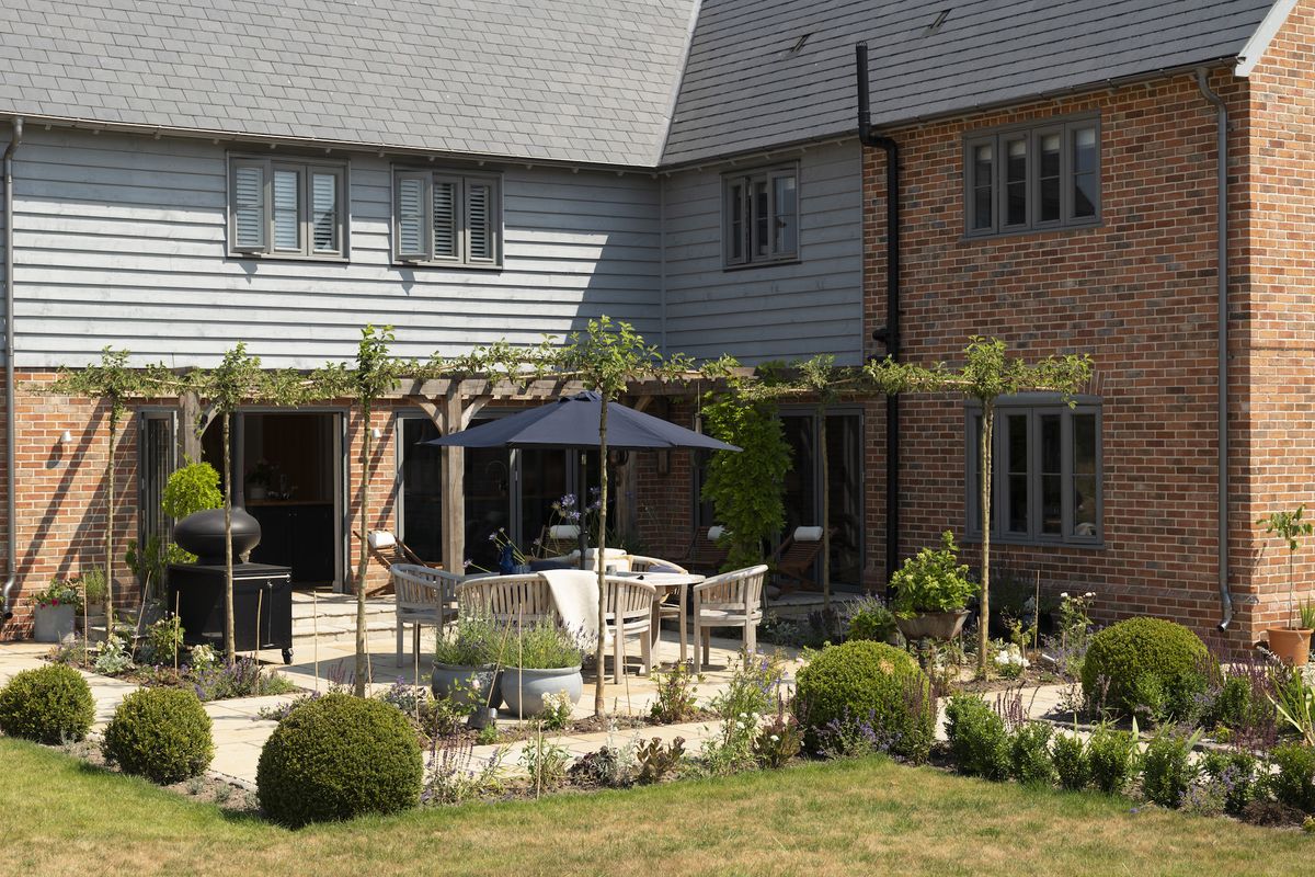 Patio Edging Ideas: 9 Smart Ways to Finish Any Outdoor Space | Homebuilding