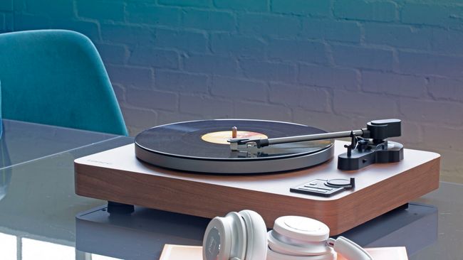 This trio of versatile, affordable turntables is designed for the ...