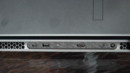Alienware M17 R5 AMD review: a powerful gaming laptop at a decent price ...