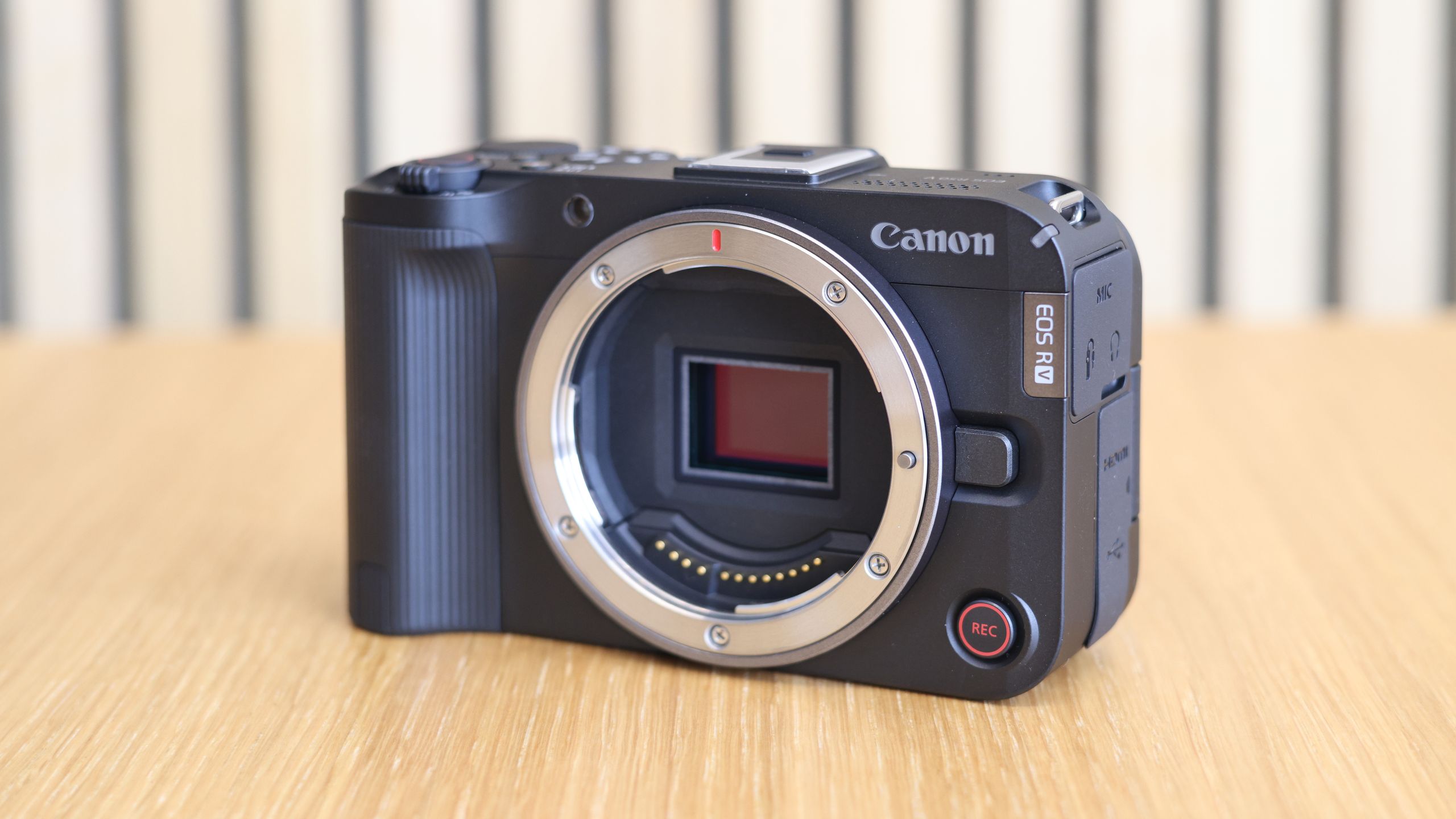 This compact Canon budget mirrorless just got even more affordable. The ...
