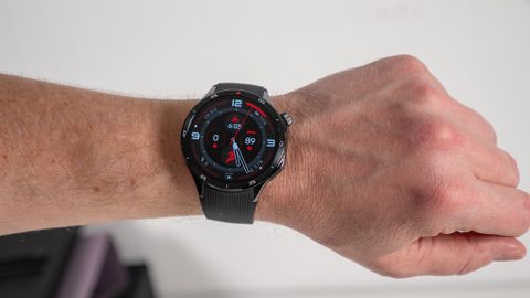 Best smartwatches that can measure blood oxygen saturation levels ...