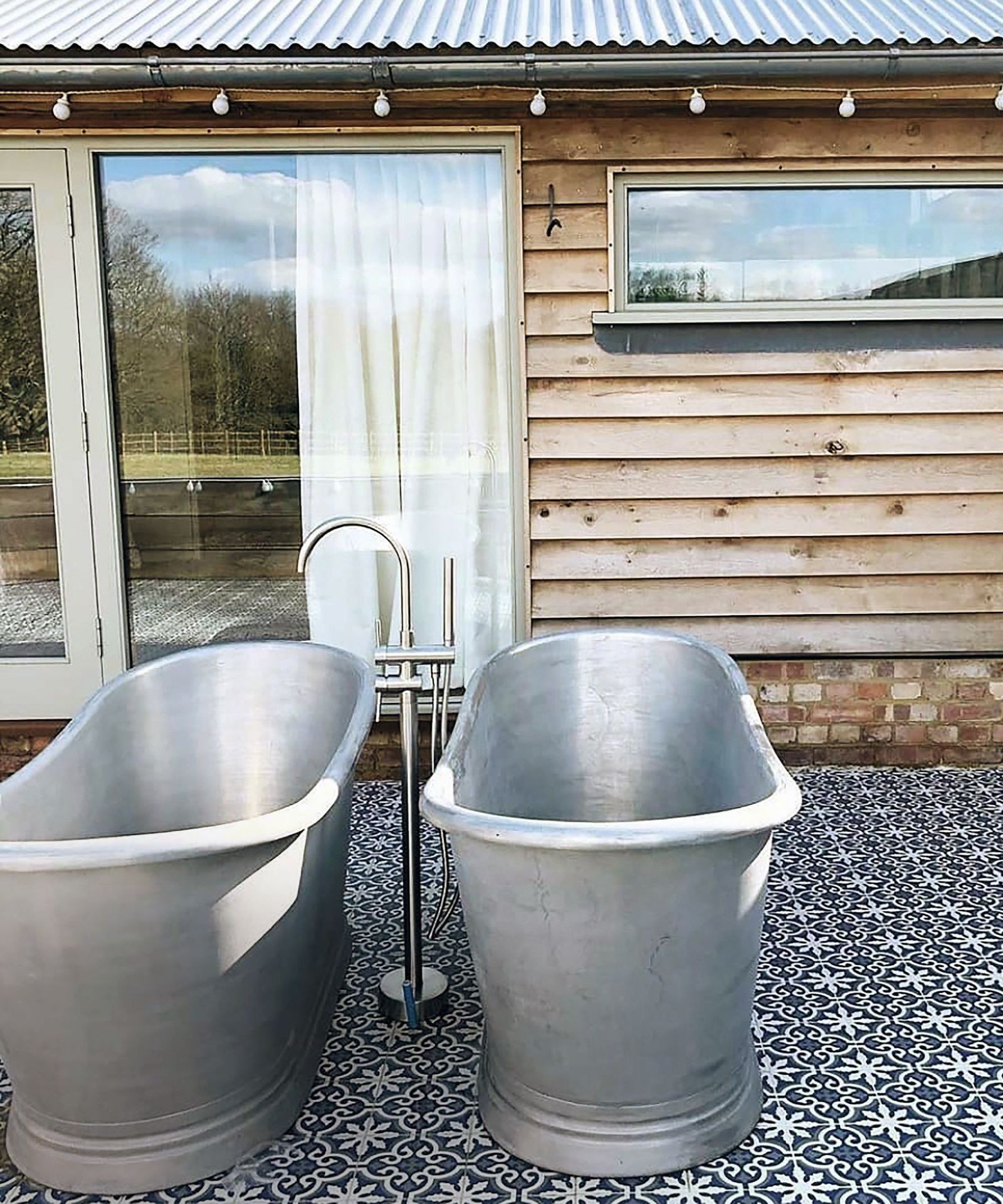 16 outdoor bathroom ideas for a stylish, tranquil space | Homes and Gardens