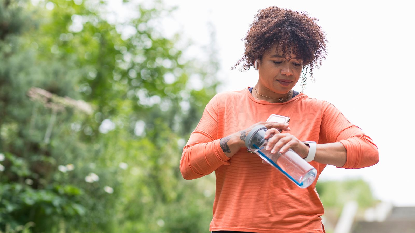 A personal trainer says this 30-minute walking workout will increase ...