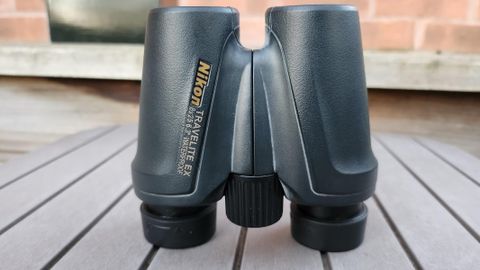 Nikon Travelite EX 8x25 binoculars review | Space