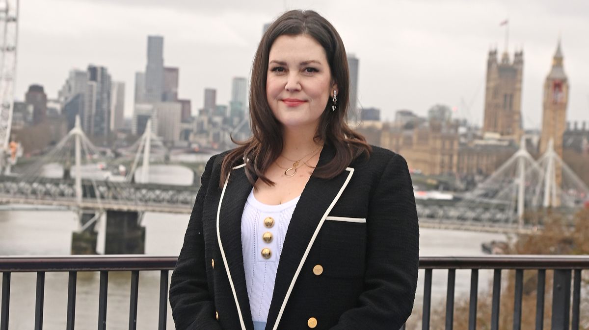 Melanie Lynskey is “Bringing This Adorable Tattoo into 2024” and It’s a ...