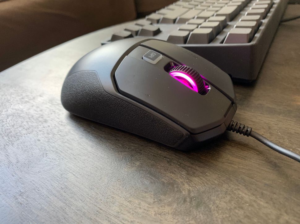 Roccat Kain 100 Aimo Mouse Review: A Satisfying Click | Tom's Hardware
