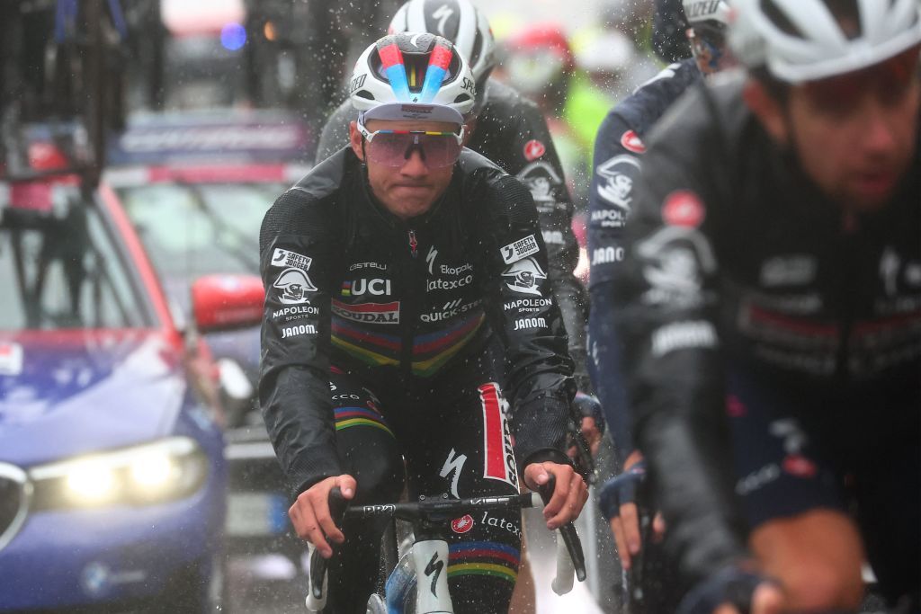 Dog sparks Remco Evenepoel crash at Giro d'Italia - Video | Cyclingnews