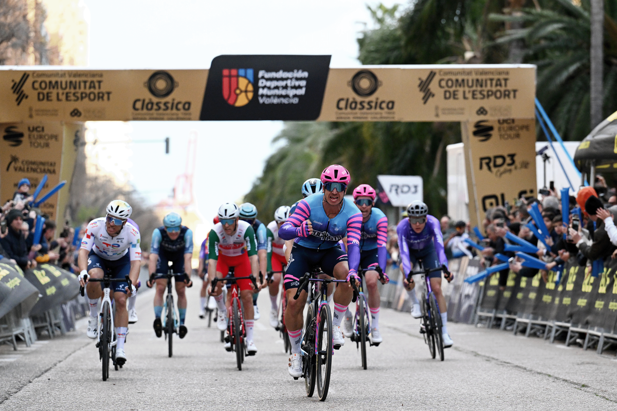 Clàssica Comunitat Valenciana: Dylan Groenewegen makes flying start for ...