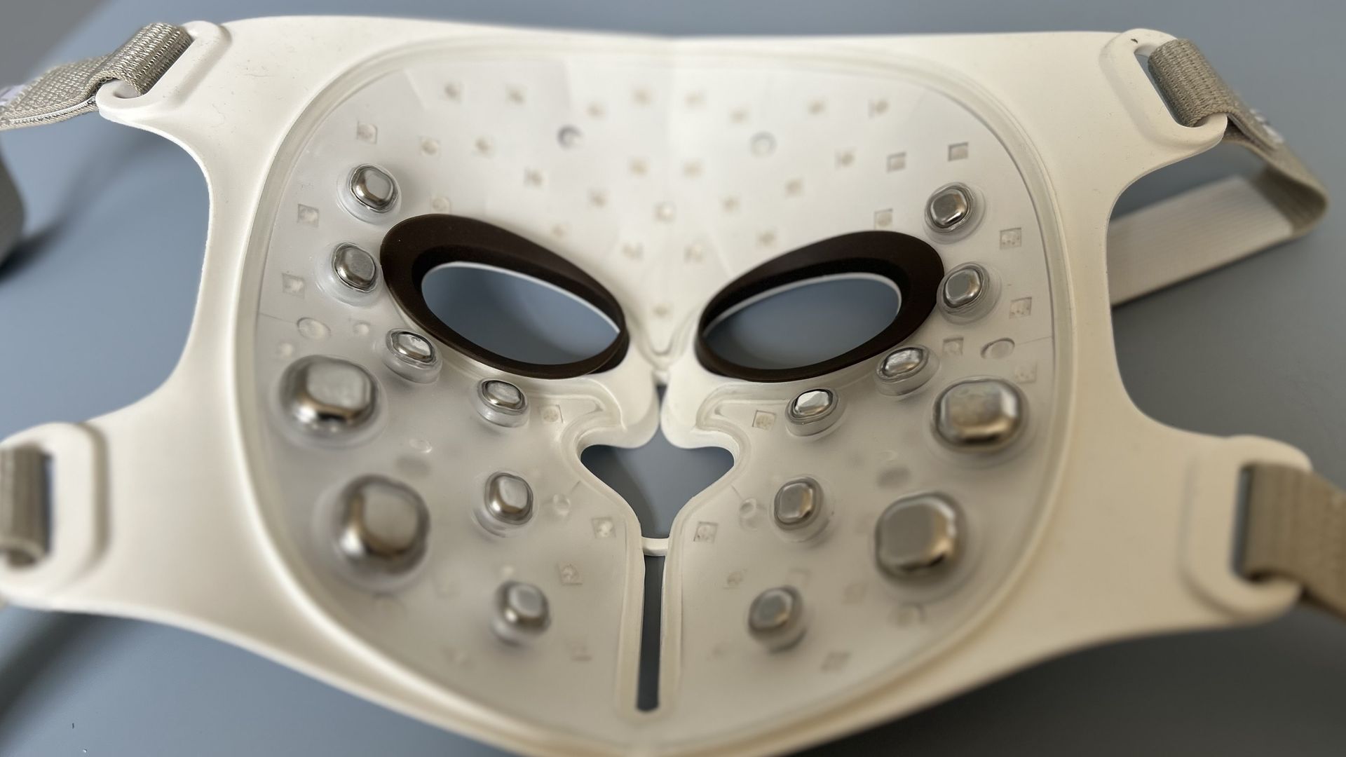 Silk'n LED EMS Face Mask review: smoothing, sculpting and incredibly ...