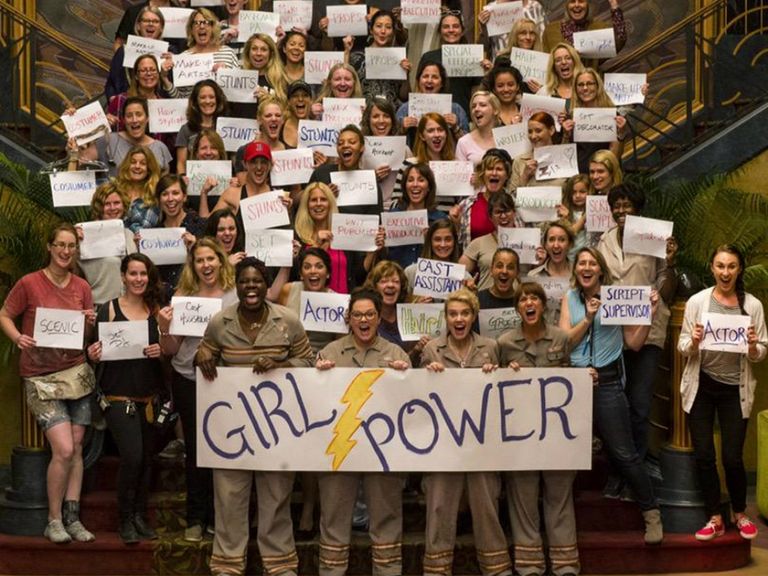 Melissa McCarthy Posts Epic Picture of Ghostbusters Female Cast and ...
