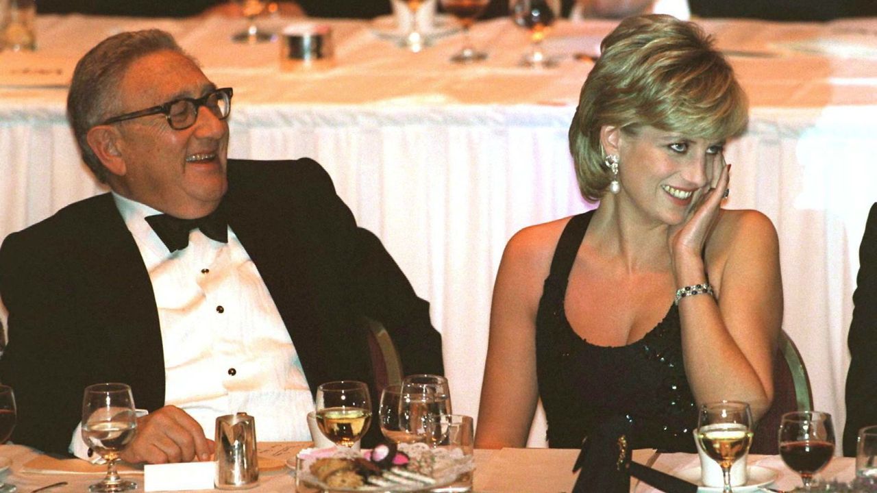 A History of Princess Diana's Relationship with Donald Trump - Did ...