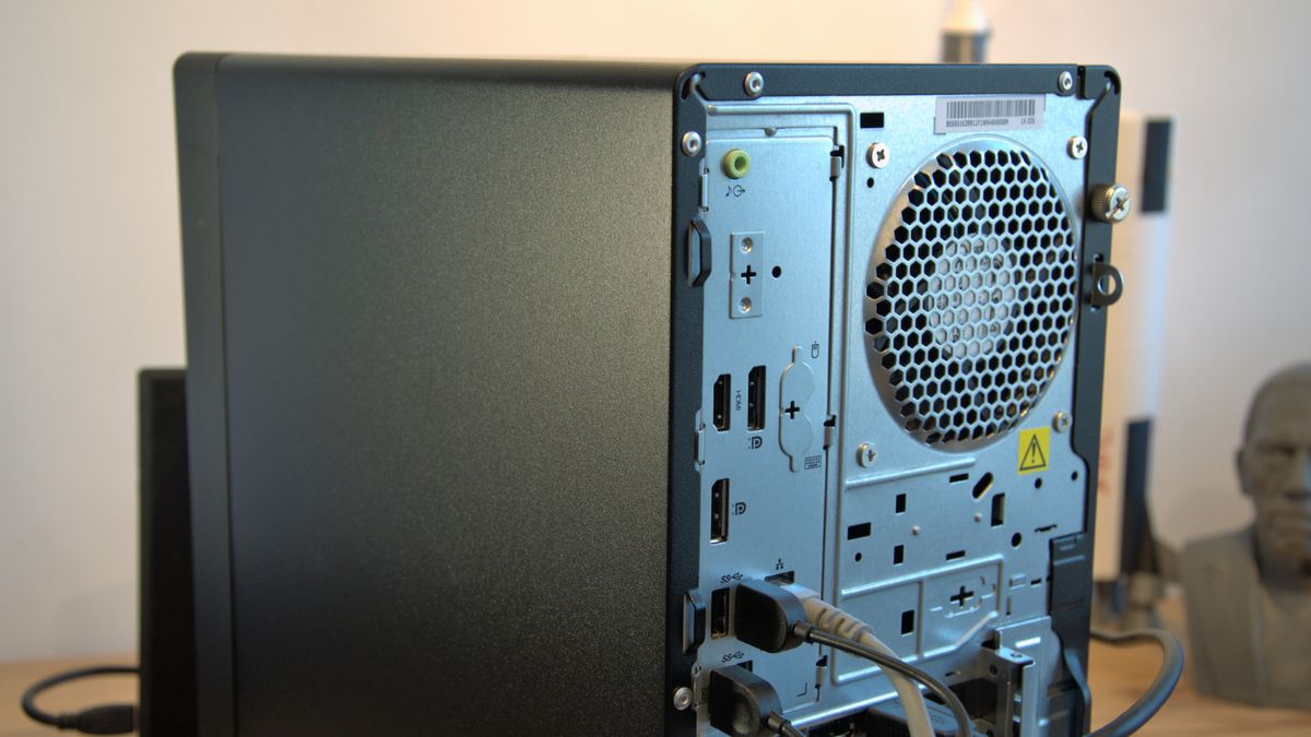 Lenovo ThinkStation P2 Tower Workstation review | TechRadar