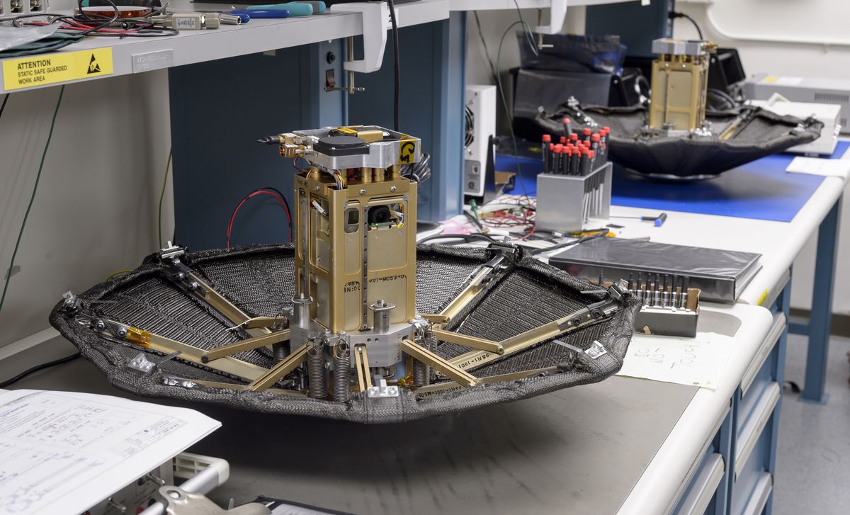 Interplanetary Umbrella: New Heat Shield Could Land Bigger Payloads on ...