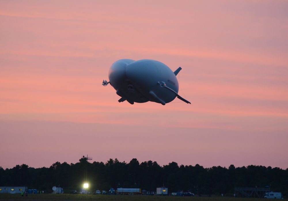 In Photos: Building the World’s Largest Airship (Airlander 10) | Live ...