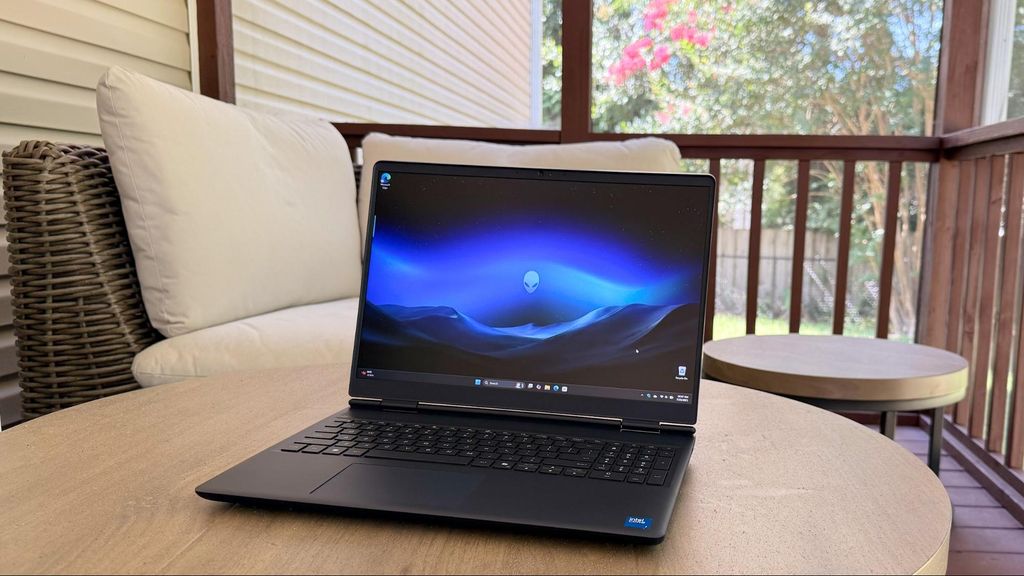 Alienware 16 Aurora review: Long on endurance, short on performance ...